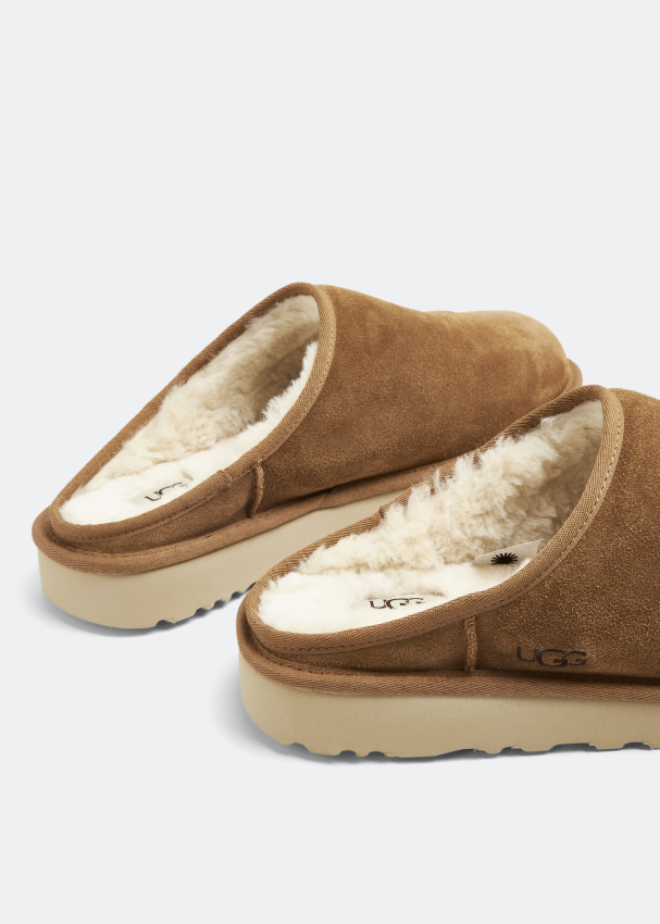 UGG Classic Slip-On shoes for Men - Brown in Qatar | Level Shoes