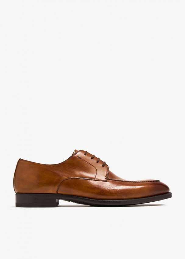 Shop Magnanni Shoes & Accessories for Men in UAE | Level Shoes