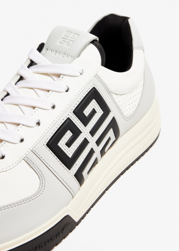 Givenchy G4 sneakers for Men - Grey in UAE | Level Shoes