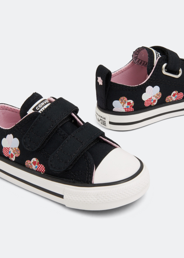 Converse Chuck Taylor All Star 2V sneakers for Baby - Black in UAE ...