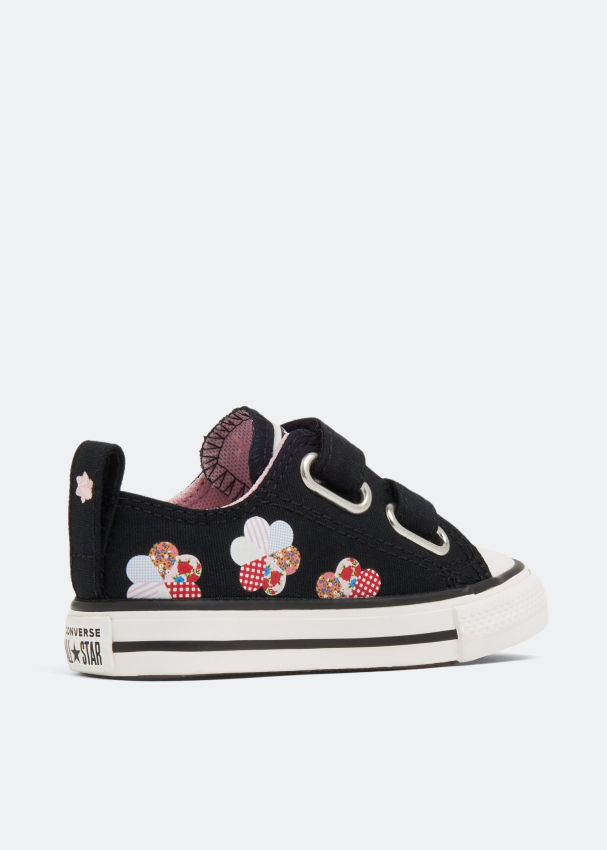 Converse Chuck Taylor All Star 2V sneakers for Baby - Black in UAE ...