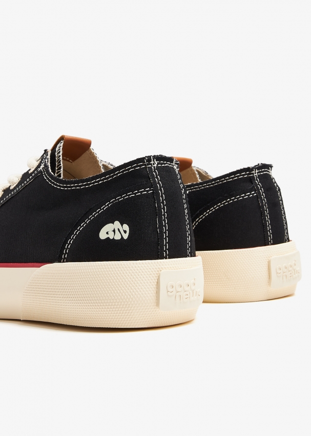 Good News Chunks low-top sneakers for Women - Black in UAE | Level Shoes