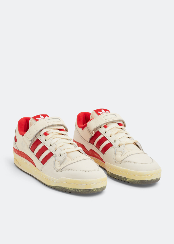 adidas Forum 84 Low AEC sneakers for Men - White in UAE | Level Shoes