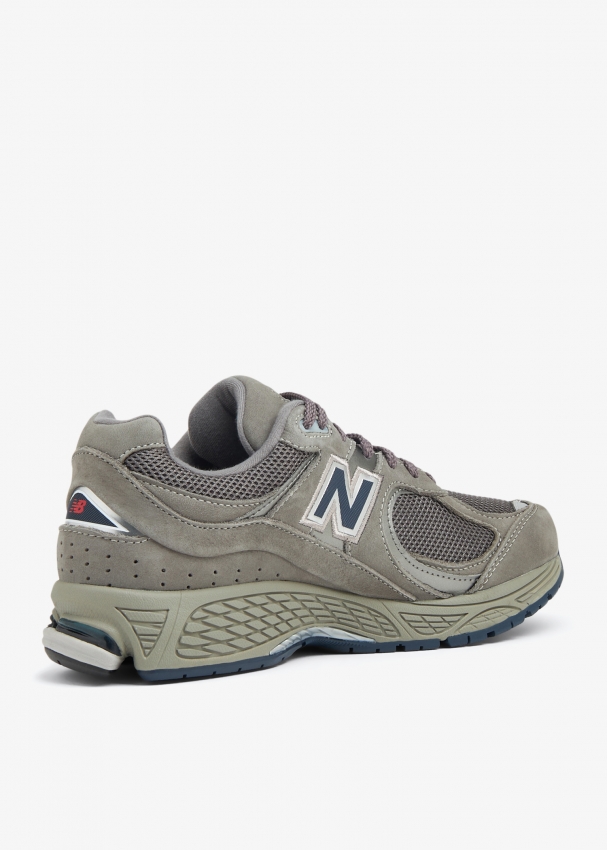 New Balance 2002R sneakers for Men - Grey in UAE | Level Shoes