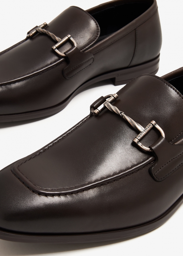 Stuart Weitzman Simon Twistbit loafers for Men - Brown in UAE | Level Shoes