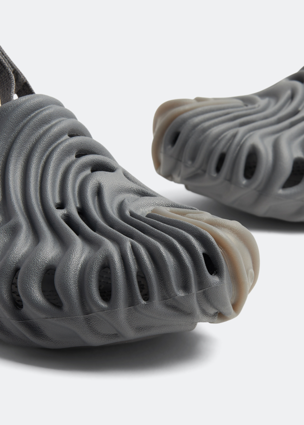 Crocs x Salehe Bembury The Pollex Niagara clogs for Women - Grey in UAE ...