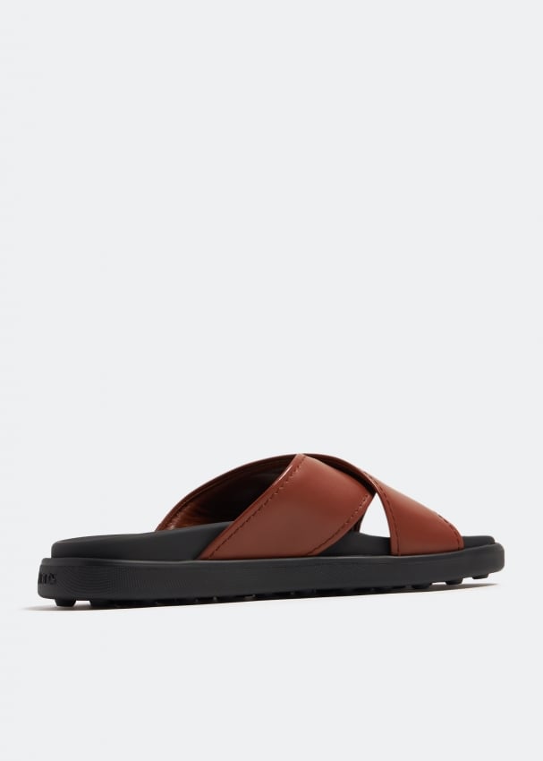 Tod's Timeless sandals for Men - Brown in UAE | Level Shoes